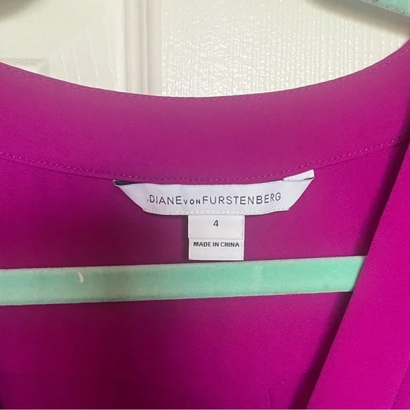 DVF jumpsuit in beautiful color and spectacular shape! Jumpsuits & Rompers